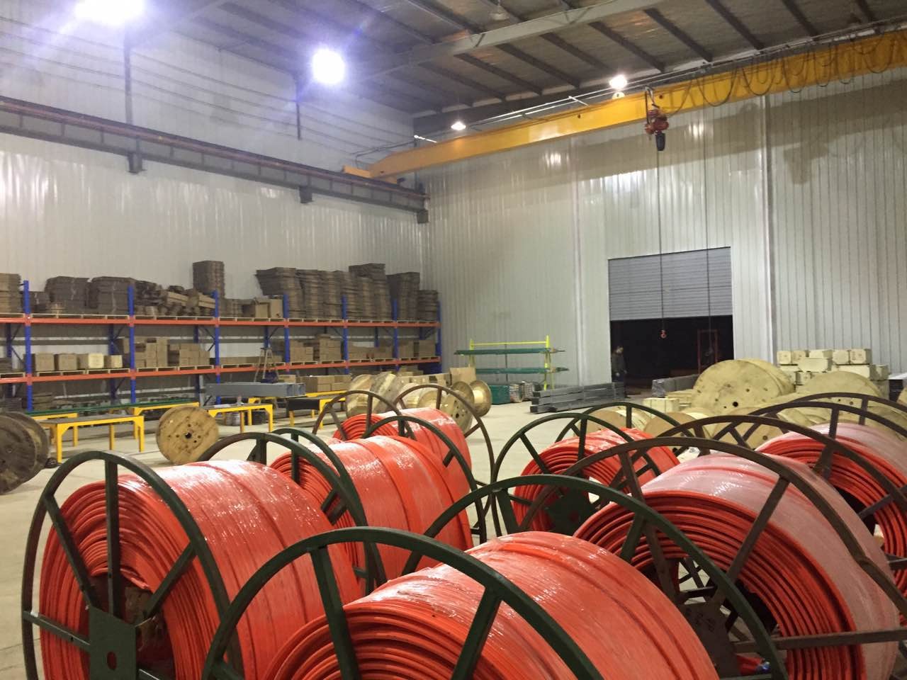 Low Power Mobile Safety Seamless Electric Hoist / Crane Conductor Bar ...